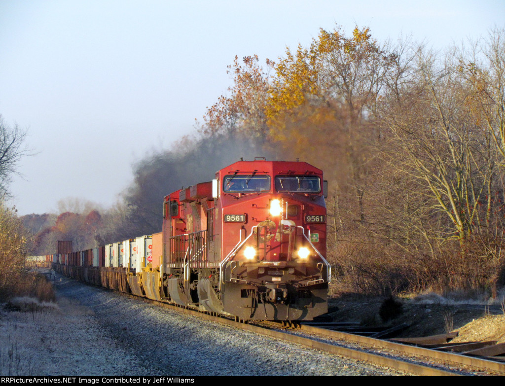 CP 9561 Eastbound